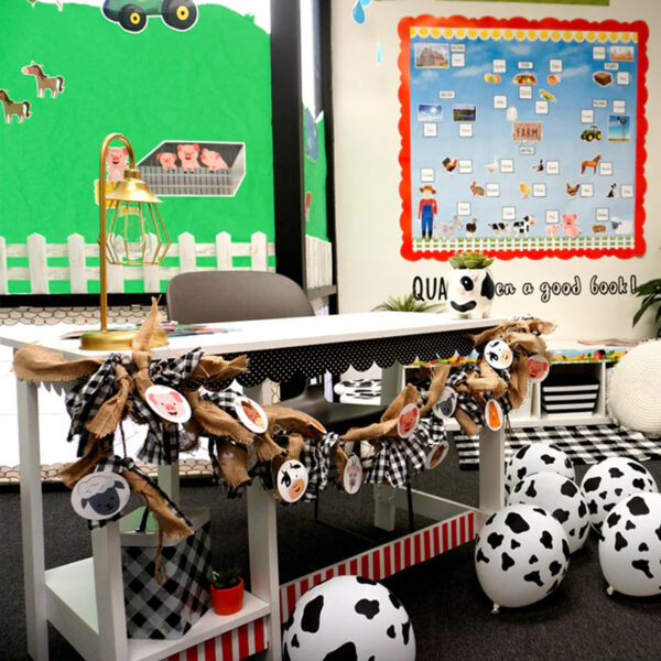 Farm Friends Farm Fun Bulletin Board Set – Sharper Production Line